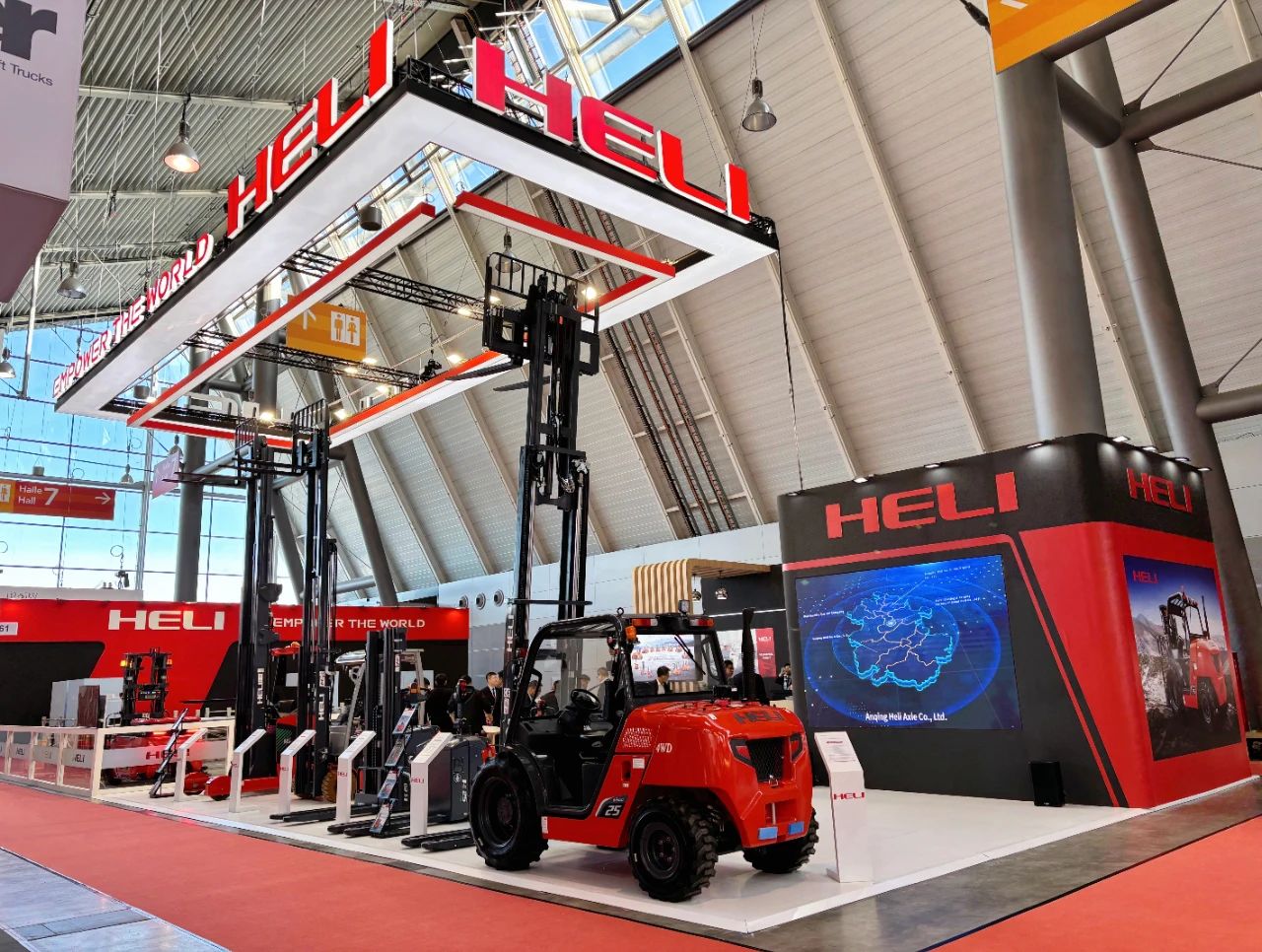 HELI Storms LogiMAT with Pioneering Heavy-Duty AGV Product - HELI
